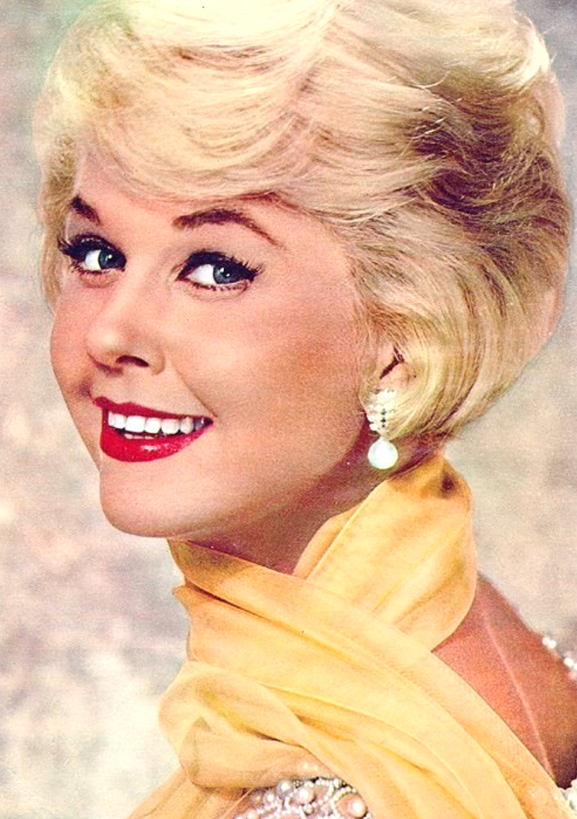 Doris Day Lemon Cake - Vanguard of Hollywood