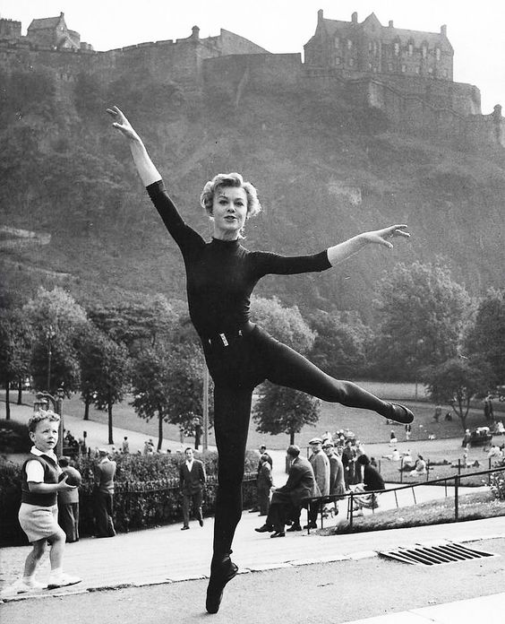 Was Vera-Ellen Anorexic in White Christmas? - Vanguard of Hollywood